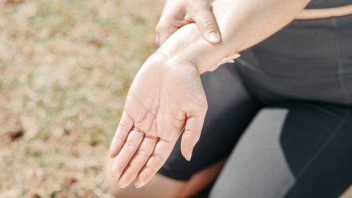 Tendinite : comment la reconnaître et la soigner rapidement sans ...